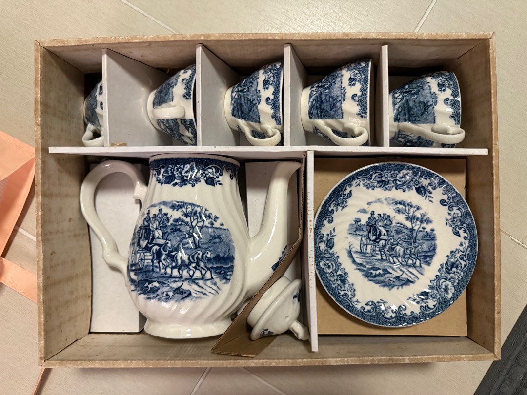 Vintage Blue and White Tea Set, Furniture & Home Living, Kitchenware ...