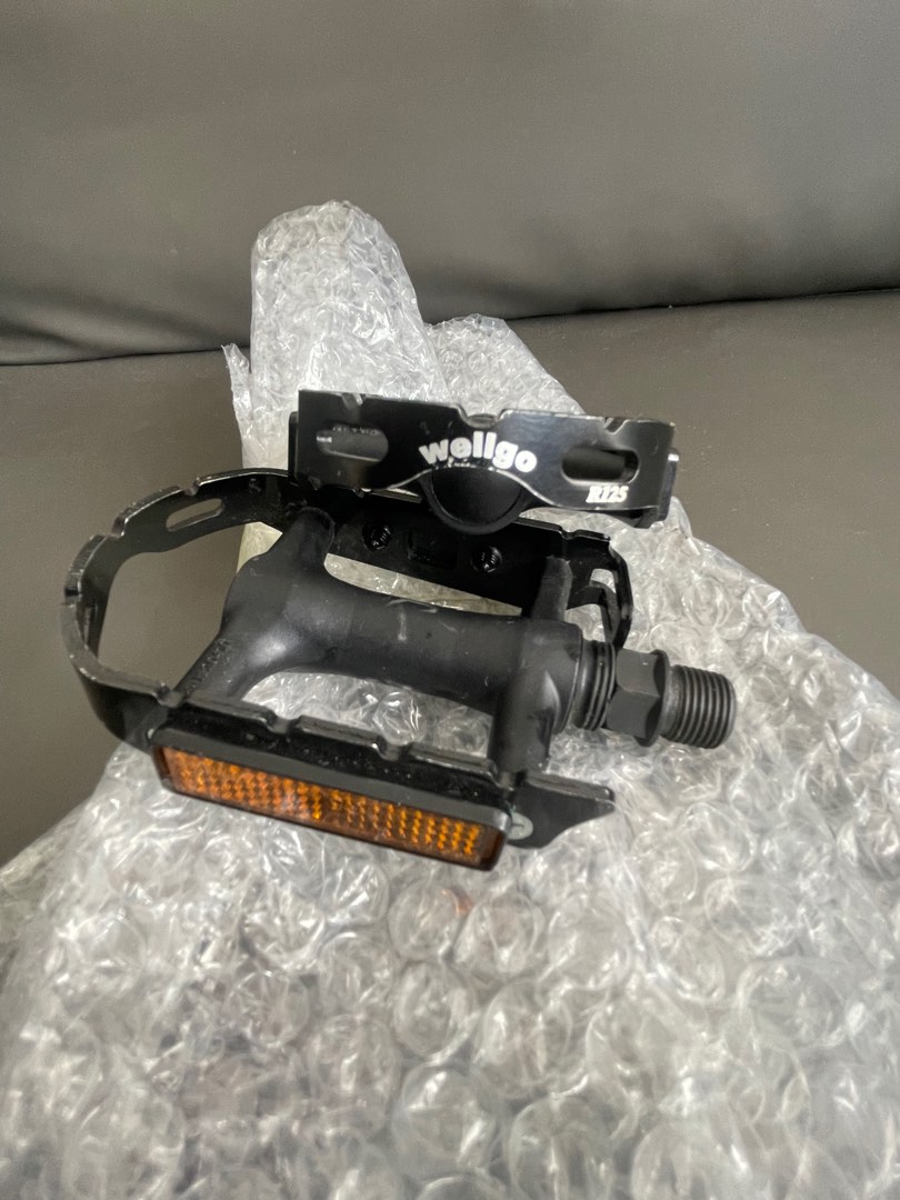 Wellgo R125 flat pedals, Sports Equipment, Bicycles & Parts, Parts ...