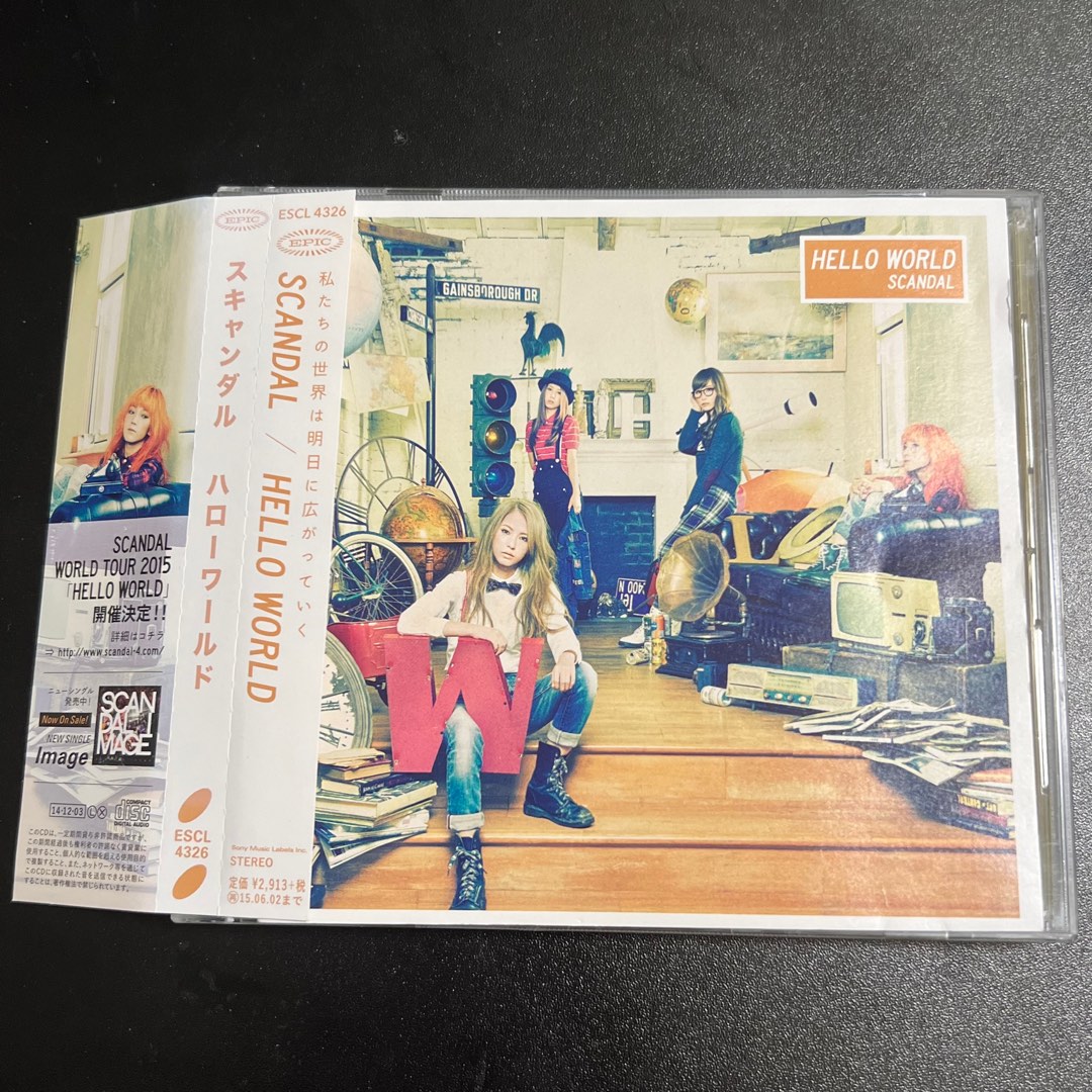 SCANDAL 專輯 Hello World 碟微刮 CD 播放正常, 書籍、休閒與玩具, 樂器、音樂相關, CD、DVD在旋轉拍賣