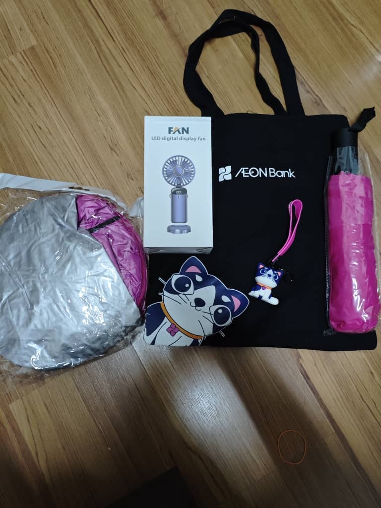 Aeon BANK Merchandise set, Hobbies & Toys, Collectibles & Memorabilia ...