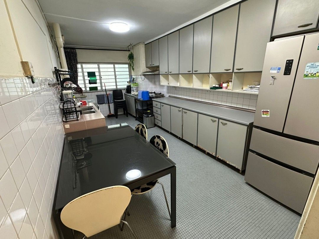 AMK HDB 2+1 whole unit rental on Carousell