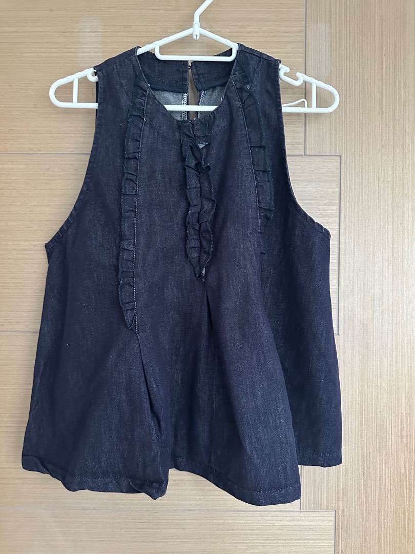 牛仔背心Denim sleeveless top GRL H&M GU Uniqlo aaang British berry, 女裝, 上衣, 背心 - Carousell