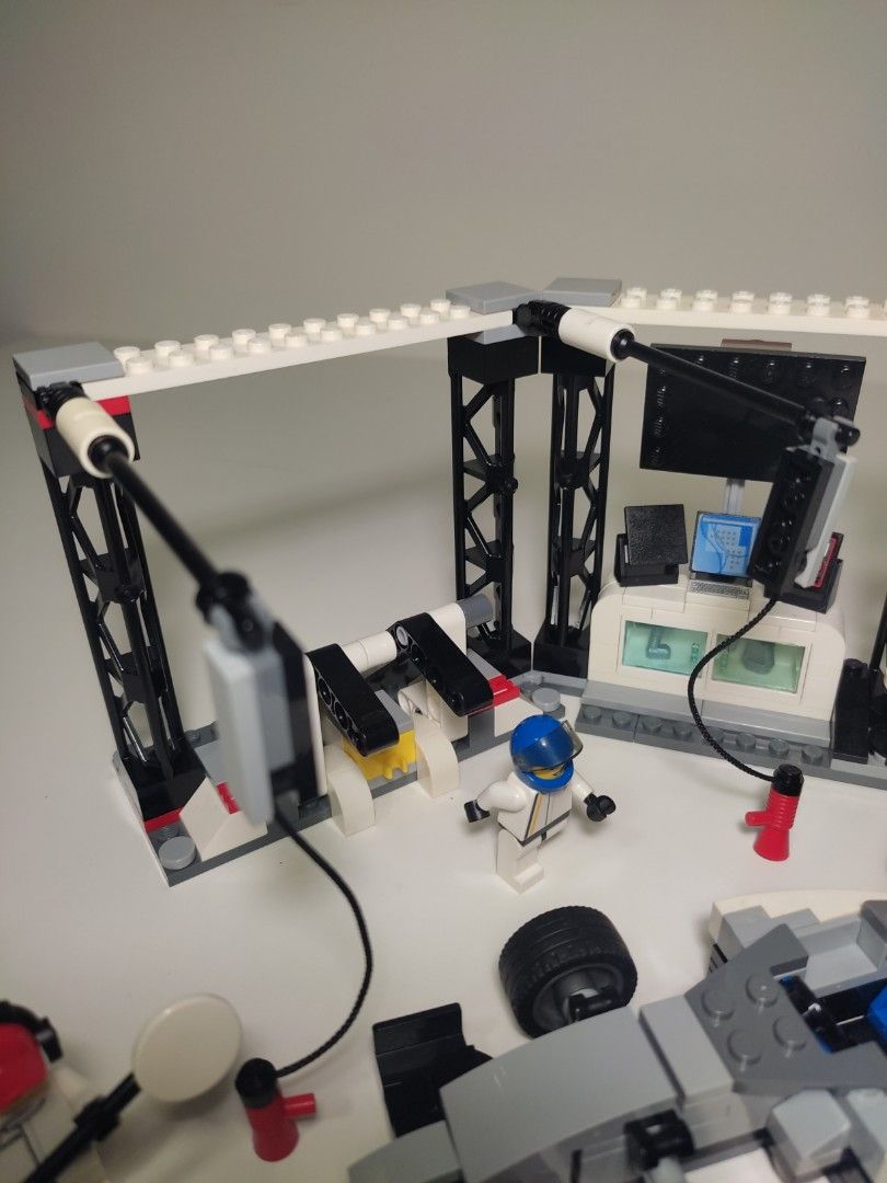 Lego 75911 McLaren Mercedes Pit Stop, Hobbies & Toys, Toys & Games on ...