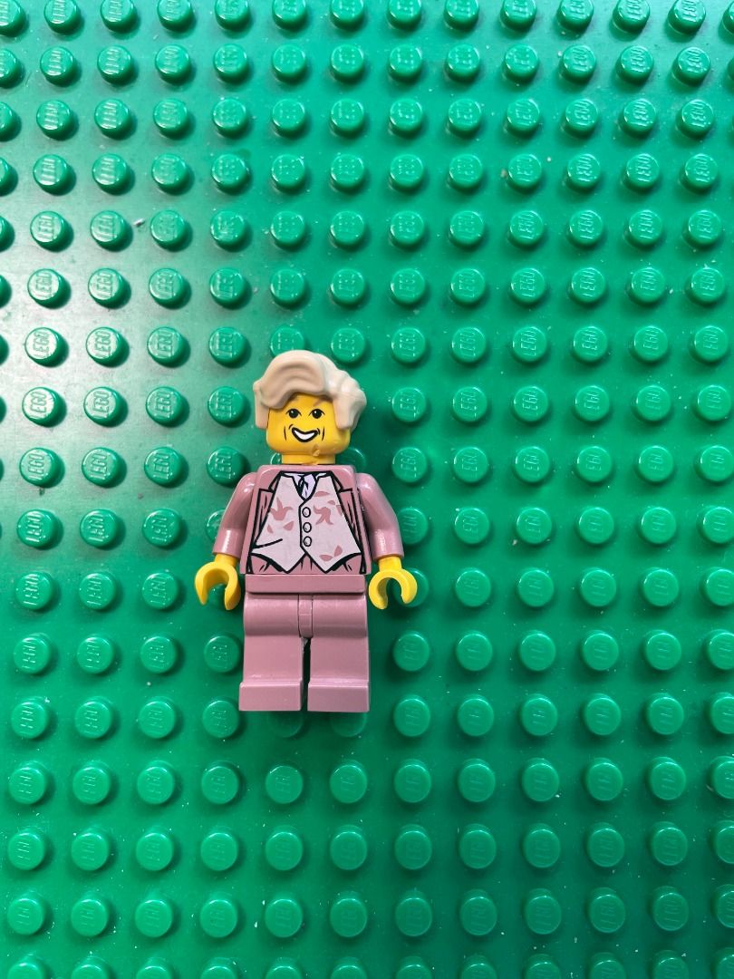 Lego Professor Gilderoy Lockhart - Sand Red Torso and Legs Set 4730 ...