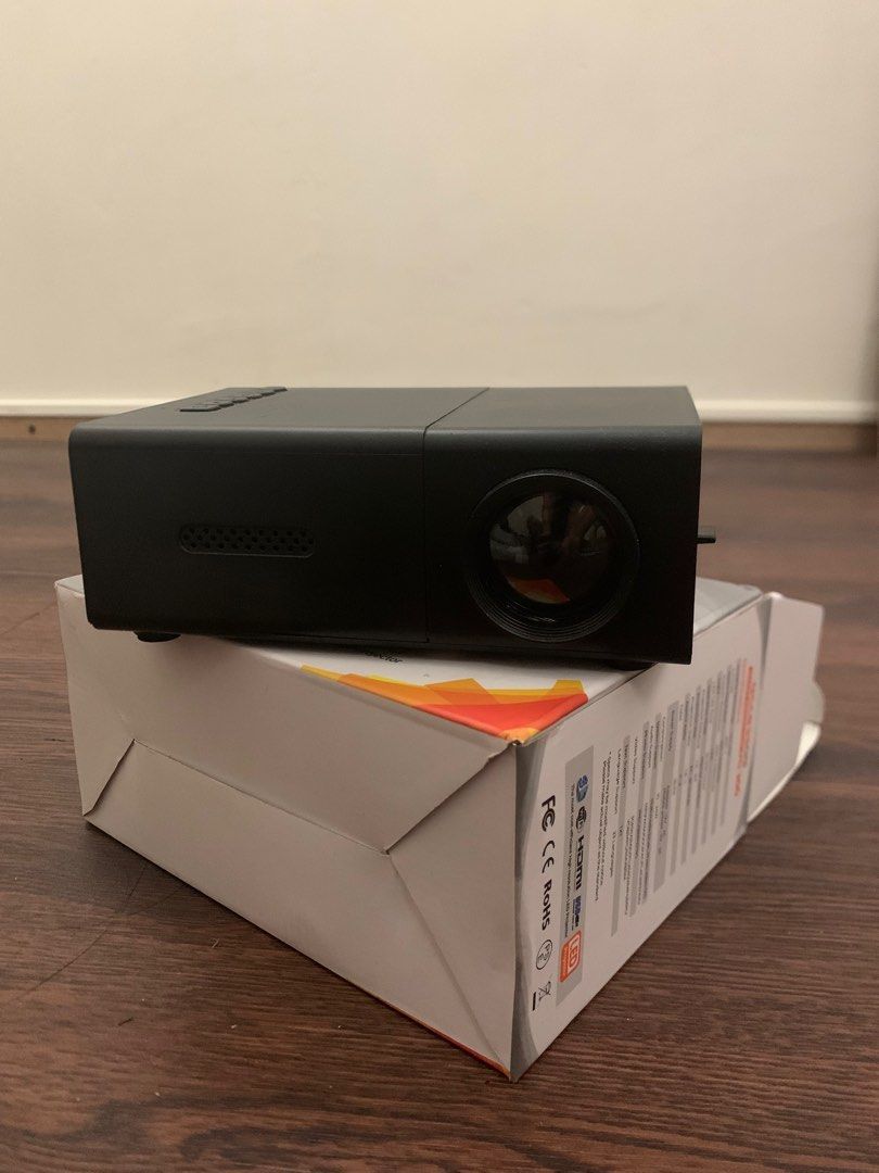 Mini Portable Projector AccessGO, Elektronik, TV & Perlengkapan Hiburan ...