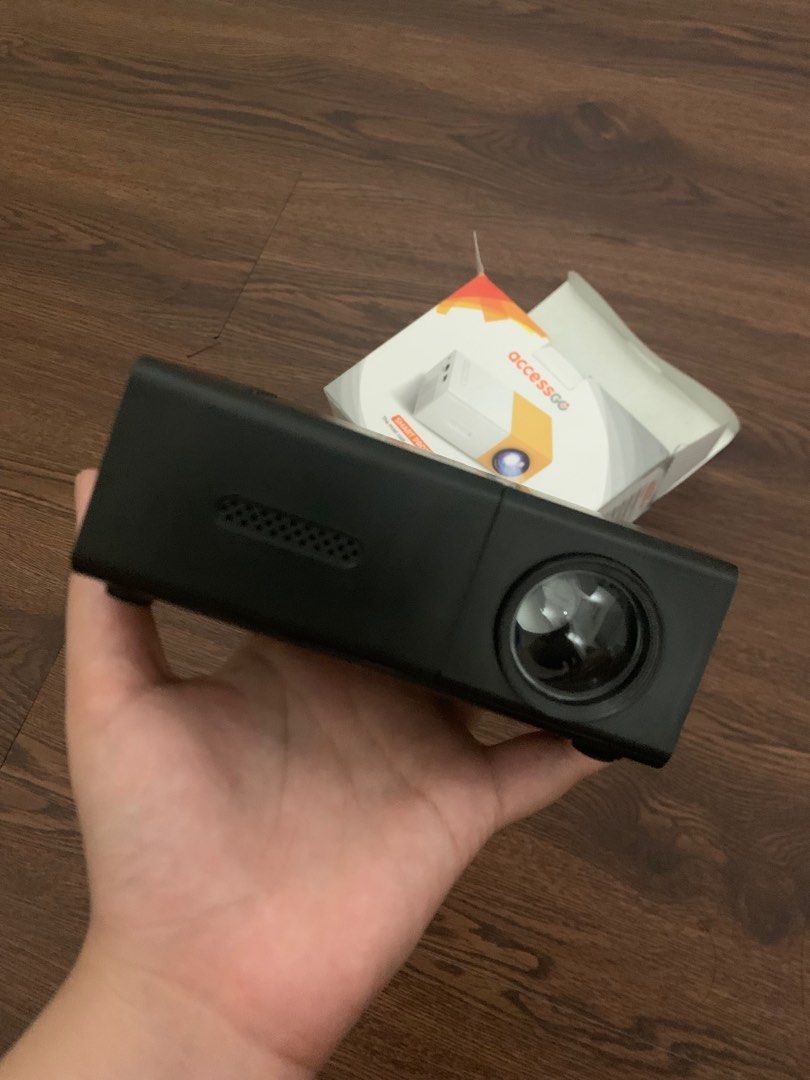 Mini Portable Projector AccessGO, Elektronik, TV & Perlengkapan Hiburan ...