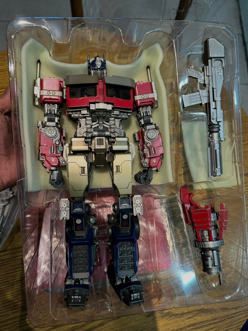 Optimus Prime Lucky Cat MVP 01 Atlas, Hobbies & Toys, Toys & Games on ...