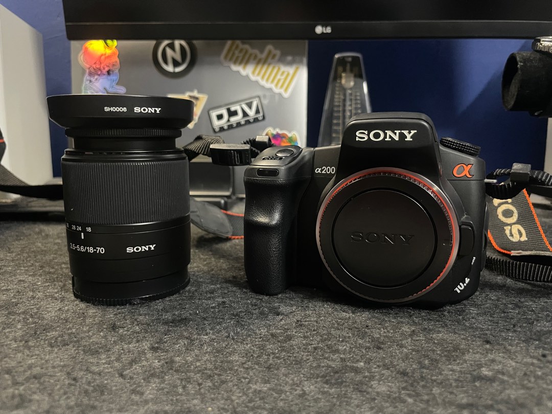 SONY A200 body + SONY 18-70mm Lens, Photography, Cameras on Carousell