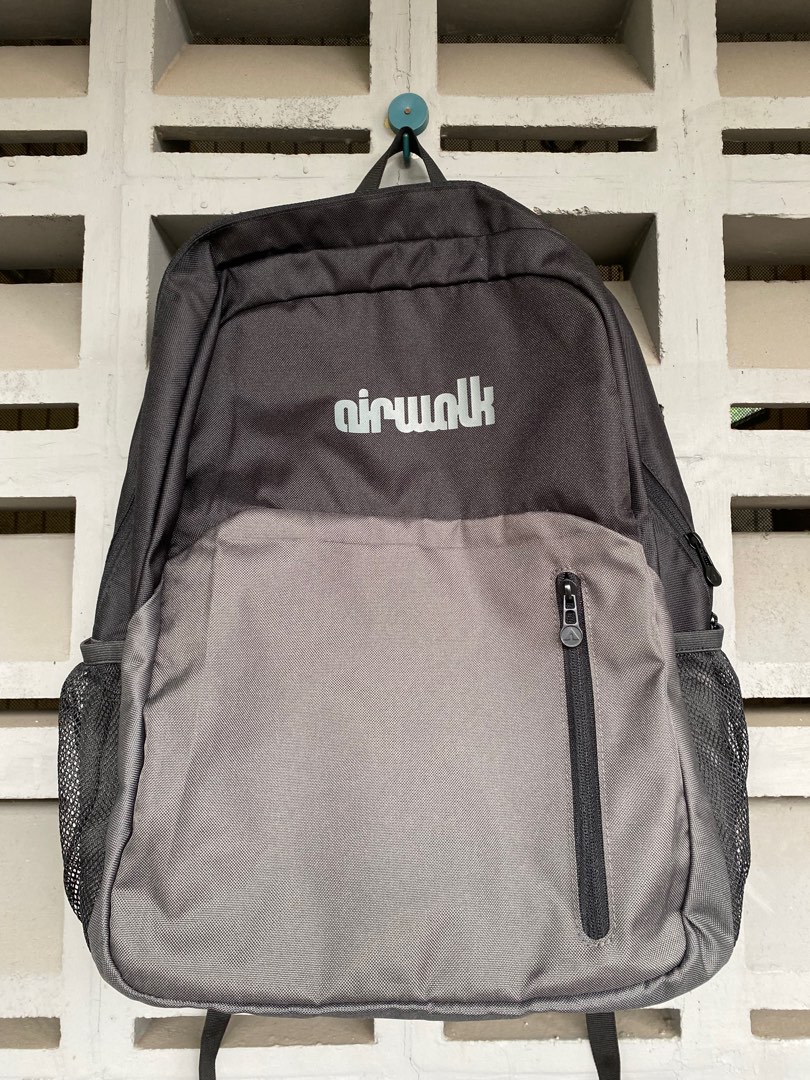 Tas Air walk, Serba Serbi, Others di Carousell