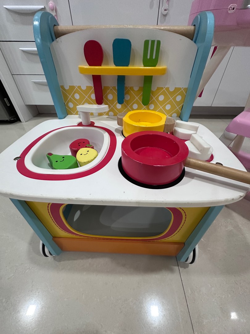 Wooden Toys Kitchen Set ELC, Bayi & Anak, Mainan & Baby Walker di Carousell