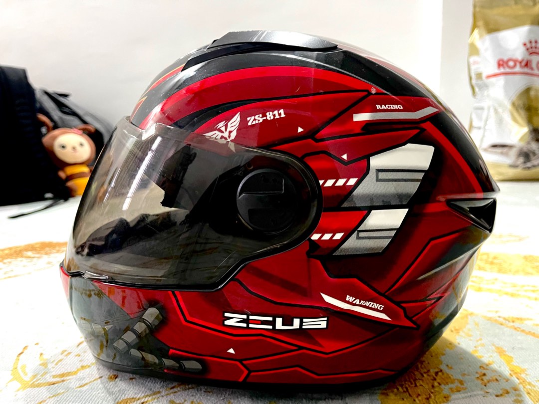 Zeus Helmet ZS - 811 Full Face, Motorbikes on Carousell