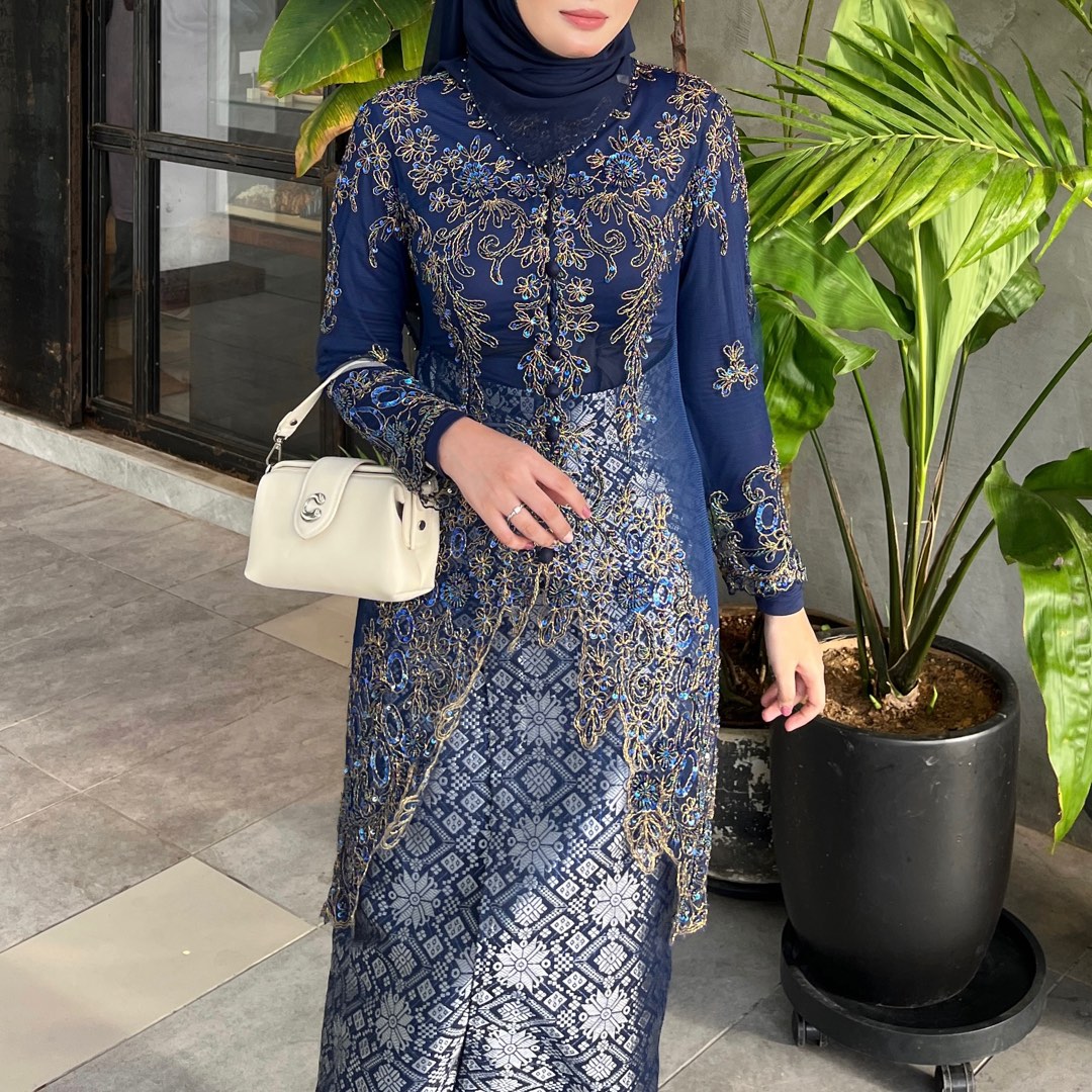 Kebaya Manik Indonesia (With kain songket), Women's Fashion, Muslimah ...