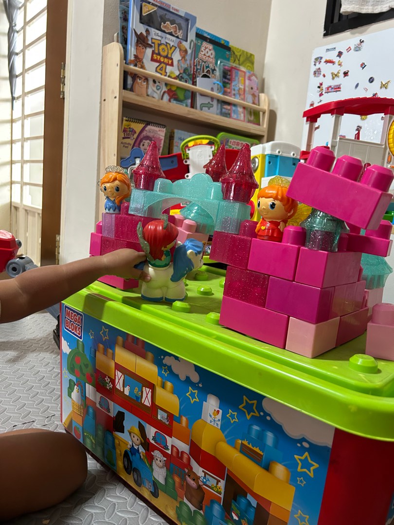 Mega Bloks Princess Castle Farmhouse Building Blocks Set, Hobbies ...