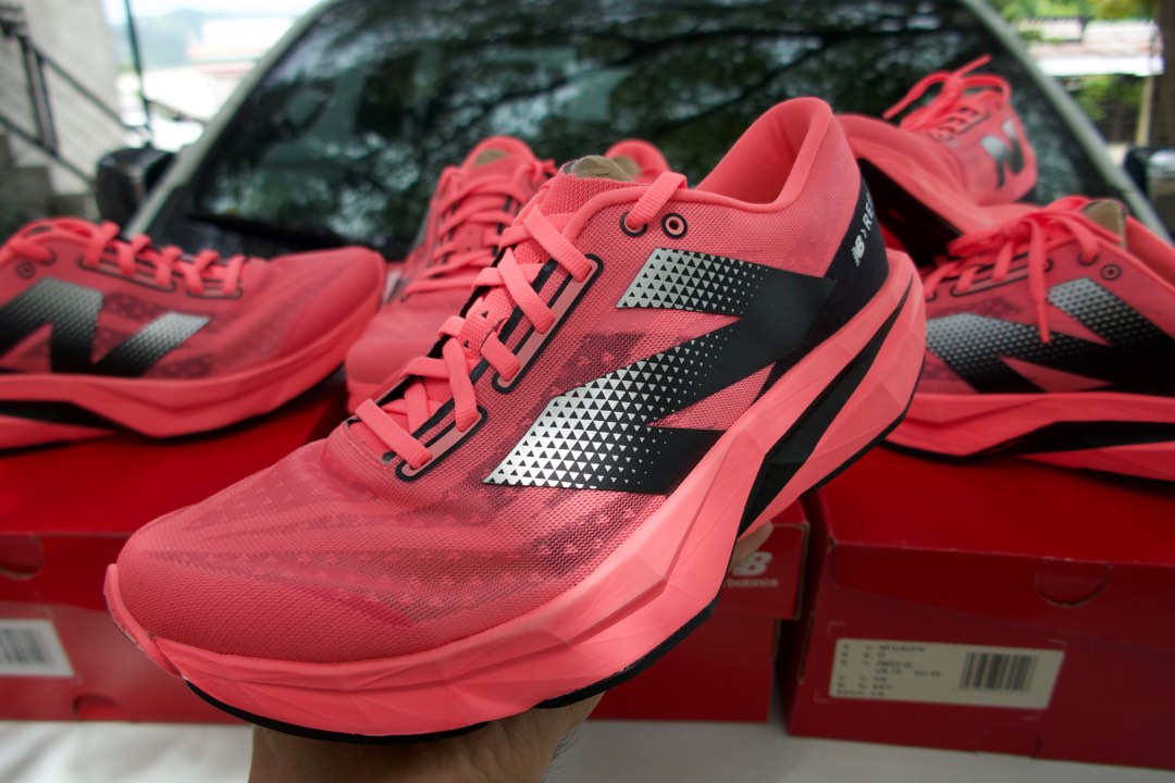 NEW BALANCE FUEL CELL REBEL V4, Men's Fashion, Footwear, Sneakers on ...