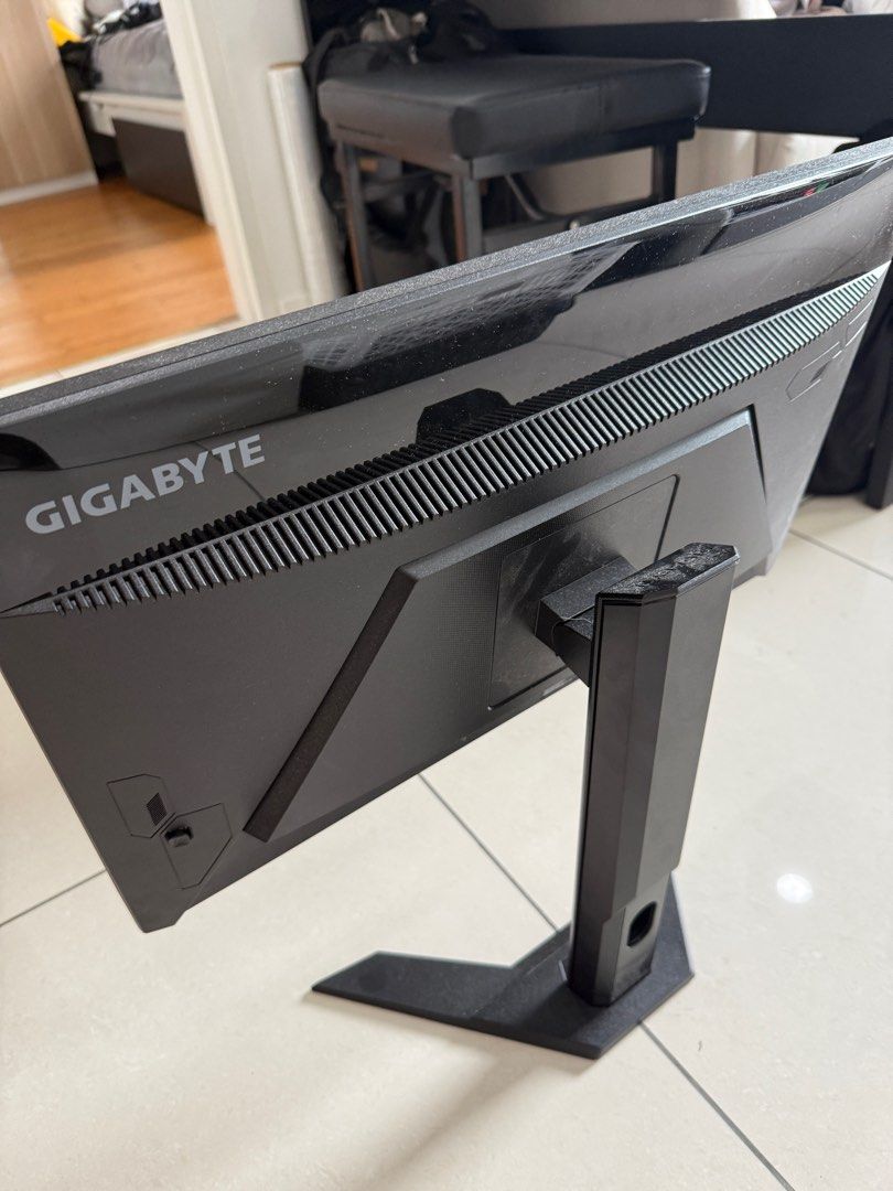 Gigabyte 60hz monitor (defect), Computers & Tech, Desktops on Carousell
