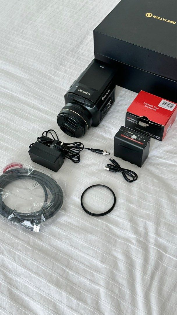 Hollyland Venusliv v2, Photography, Cameras on Carousell