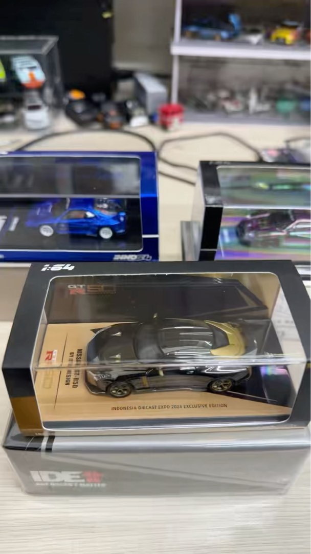 Inno64 chase car GT-R NEO R35 & F40, Hobbies & Toys, Toys & Games on ...
