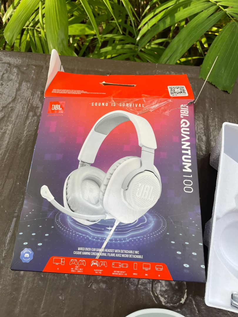 JBL Quantum 100 headset. Brand new and unused. Box has been opened ...