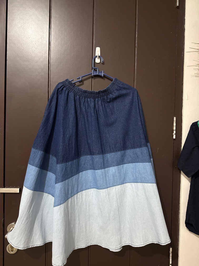 Long skirt rok panjang biru gradasi, Fesyen Wanita, Pakaian Wanita ...