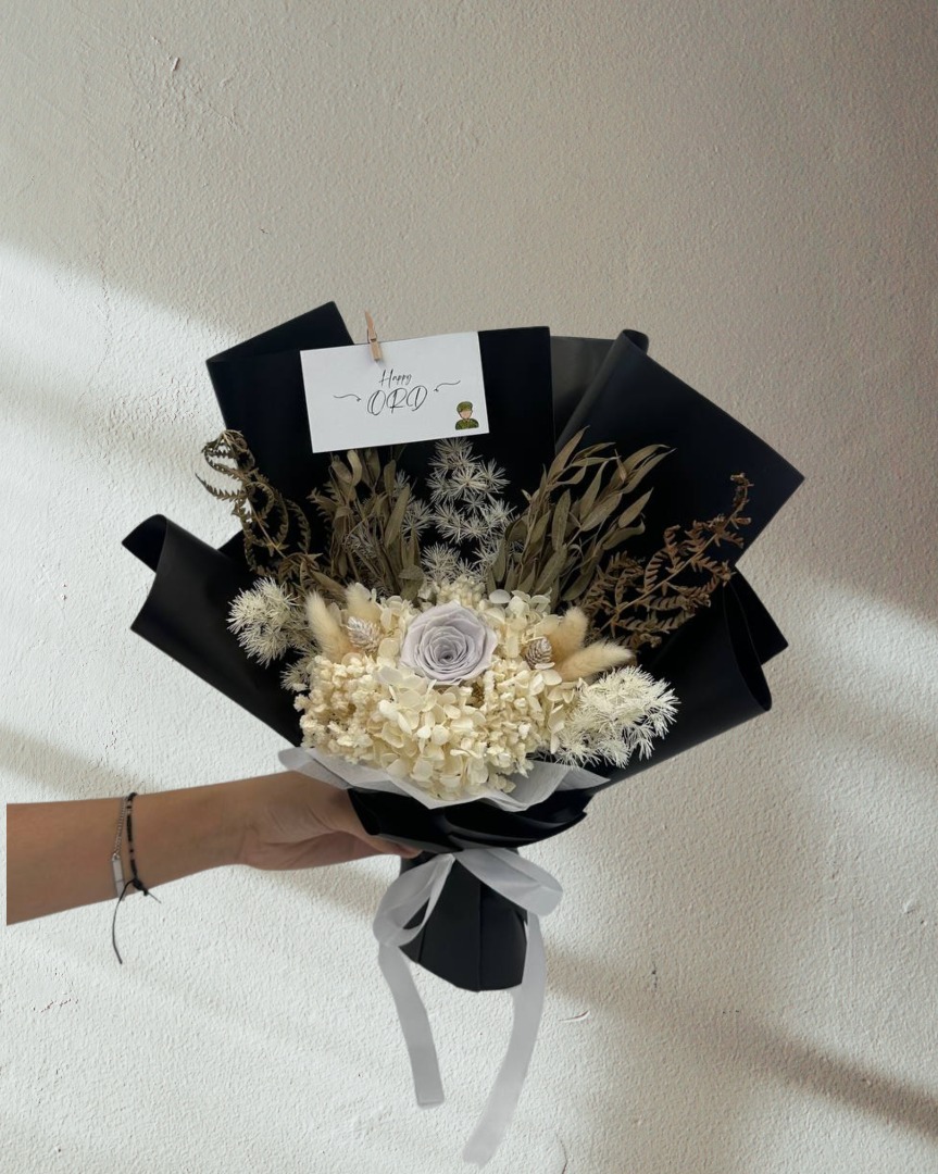 ORD / POP / COMMISION / ARMY / NS PRESERVED FLOWER BOUQUET, Hobbies ...