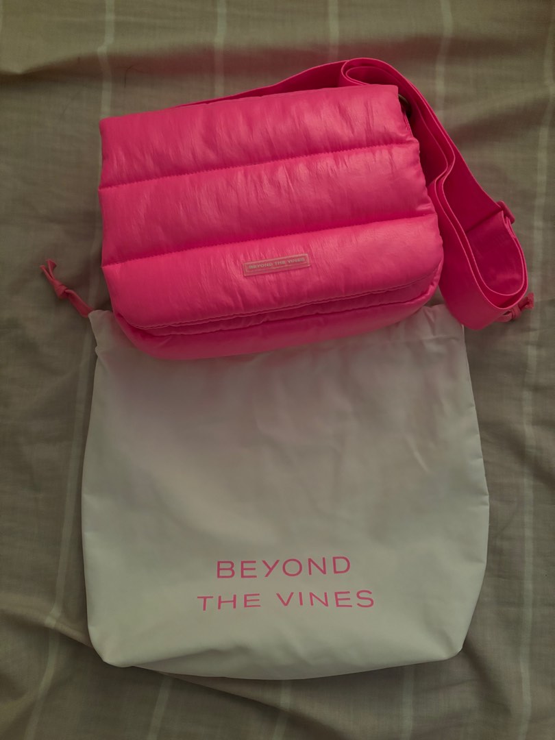 Orig Beyond The Vines Poofy Bag, Women's Fashion, Bags & Wallets, Cross ...