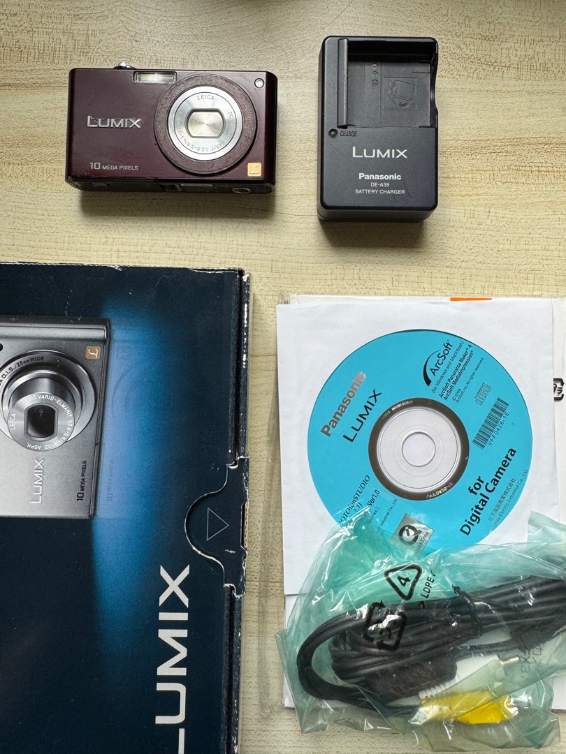 PANASONIC LUMIX DMC-FX60 maroon digicam digital camera, Photography ...