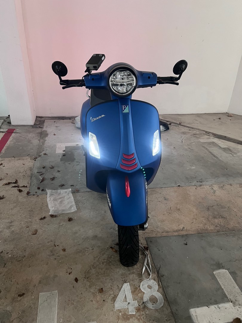 Piaggio GTS300 (almost new with 3k mileage), Motorcycles, Motorcycles ...