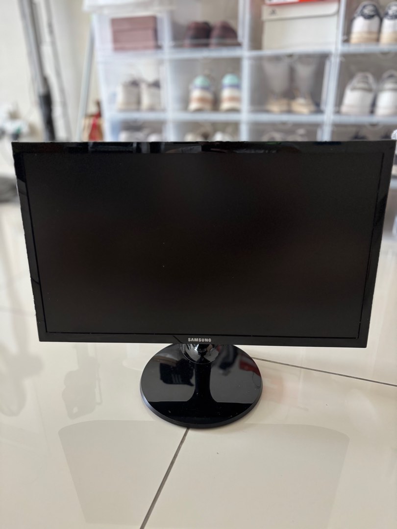 Samsung Monitor (22-inch), Computers & Tech, Desktops on Carousell