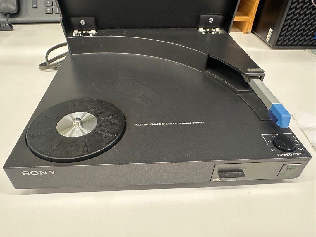 Sony PS - Q3 Turntable / Miniature Vinyl Player / Made in Japan / 黑膠唱盤, 音響器材, 其他音響配件及設備 - Carousell