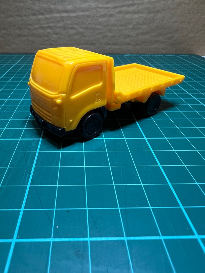 Tomica Isuzu Elf vehicle transporter, Hobbies & Toys, Toys & Games on ...