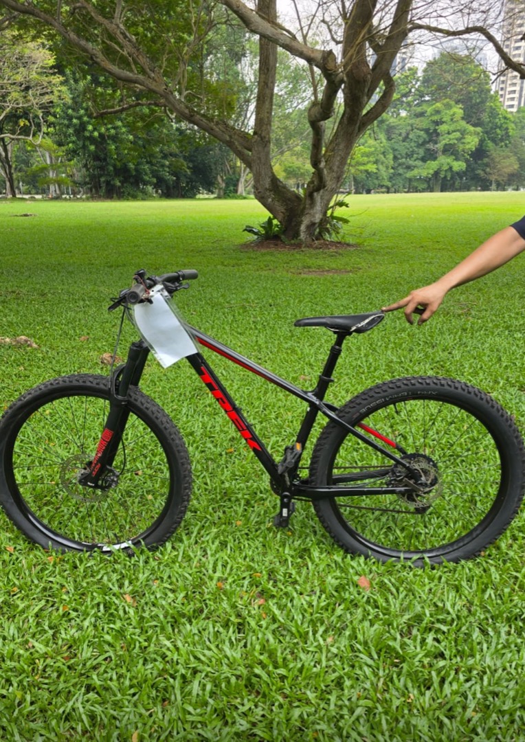 Trek Roscoe 7, Sports Equipment, Bicycles & Parts, Bicycles on Carousell