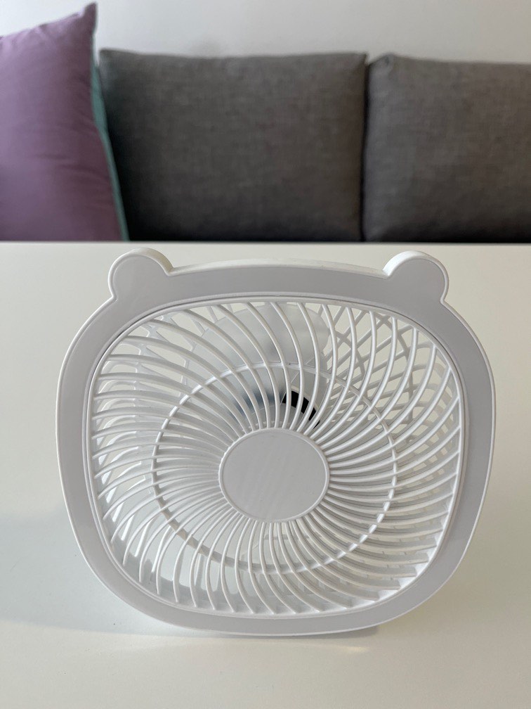 USB Fan white, Furniture & Home Living, Lighting & Fans, Fans on Carousell