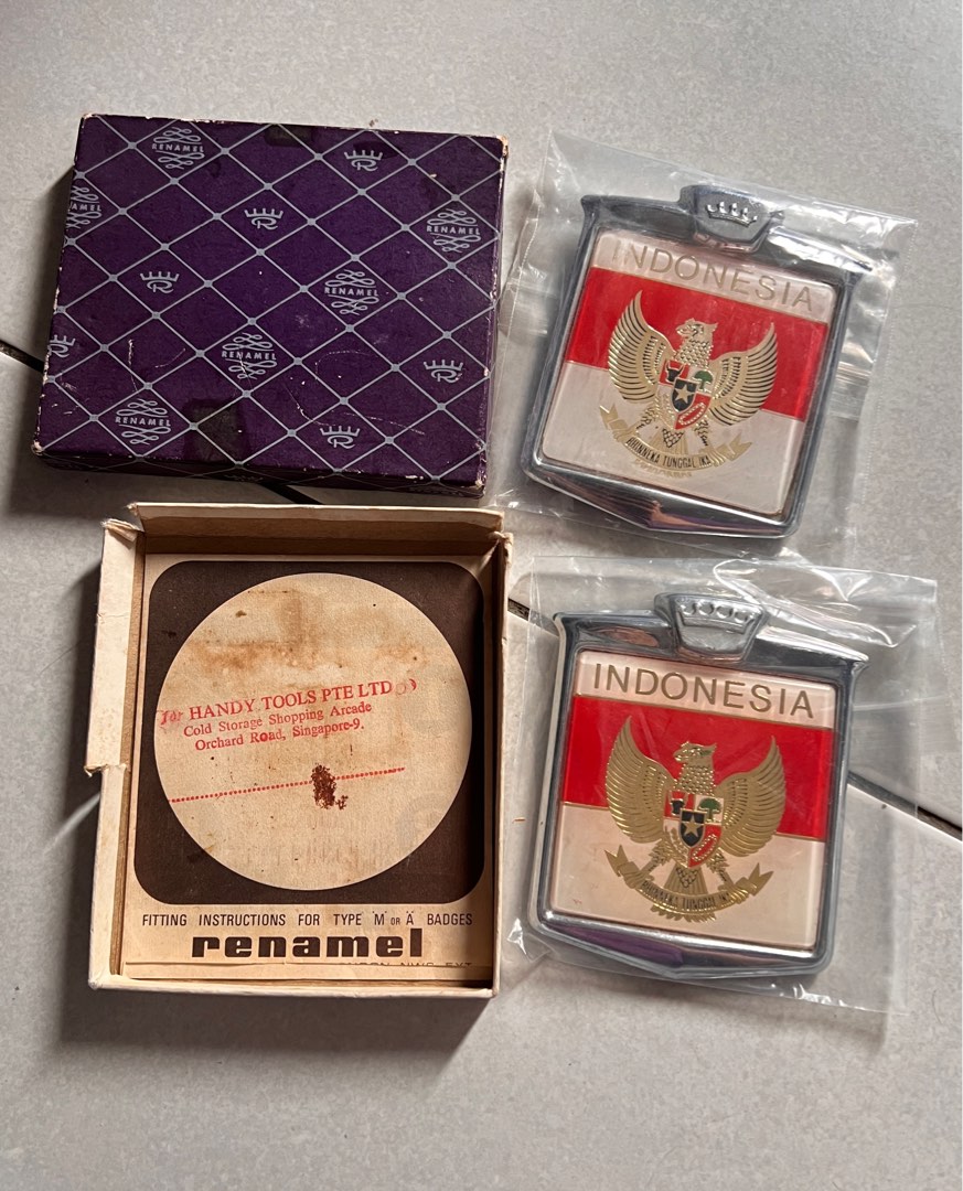 Vintage Vespa Badge Garuda Indonesia, Hobbies & Toys, Collectibles ...