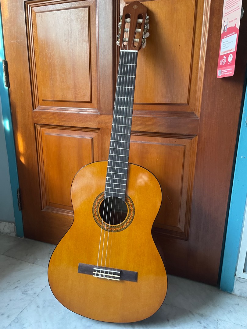 Yamaha C40 classical guitar, Hobbies & Toys, Music & Media, Musical Instruments on Carousell