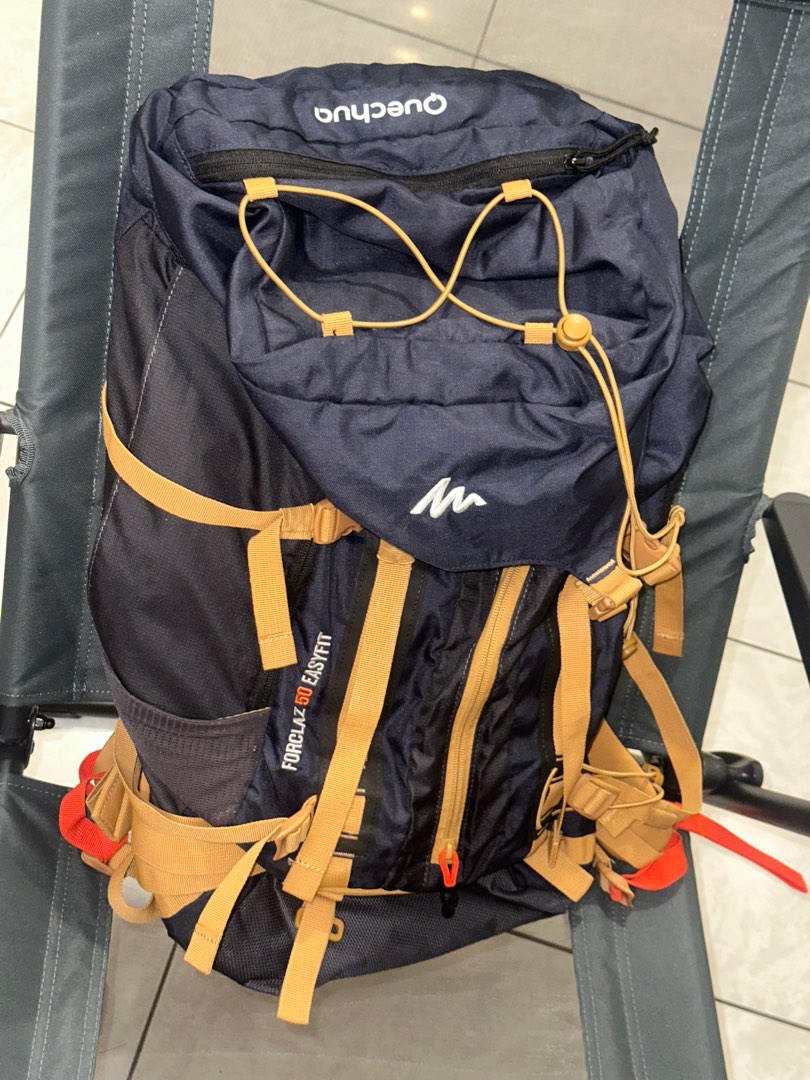 迪卡儂50升登山包 forclaz 50 easyfit quechua, 體育器材, 健行及露營在旋轉拍賣