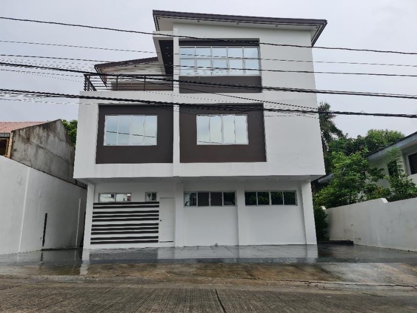 Ayala Alabang Village, Three Storey House and Lot, Floor Area 605 sqm ...
