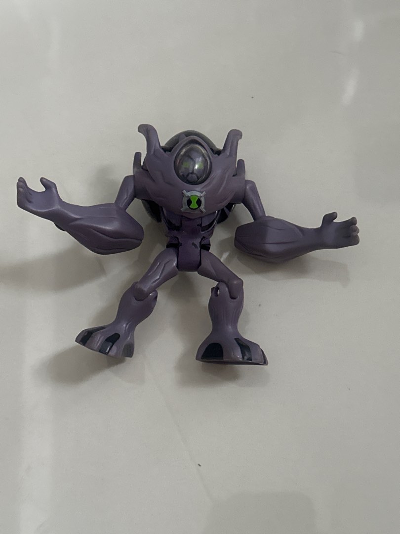 Ben 10 Ultimate Alien Haywire Swampfire action figure, Hobbies & Toys ...