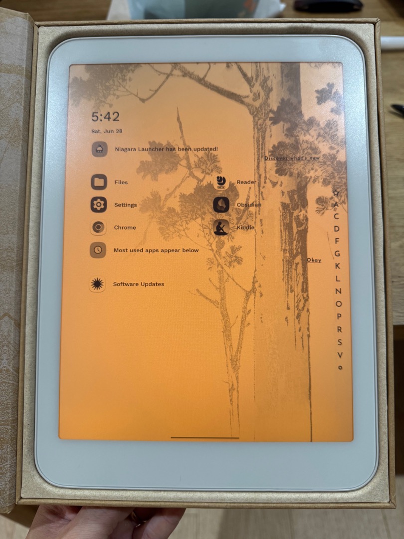 Daylight DC-1 Tablet with Accessories (LAMY pen and Daylight Sling ...