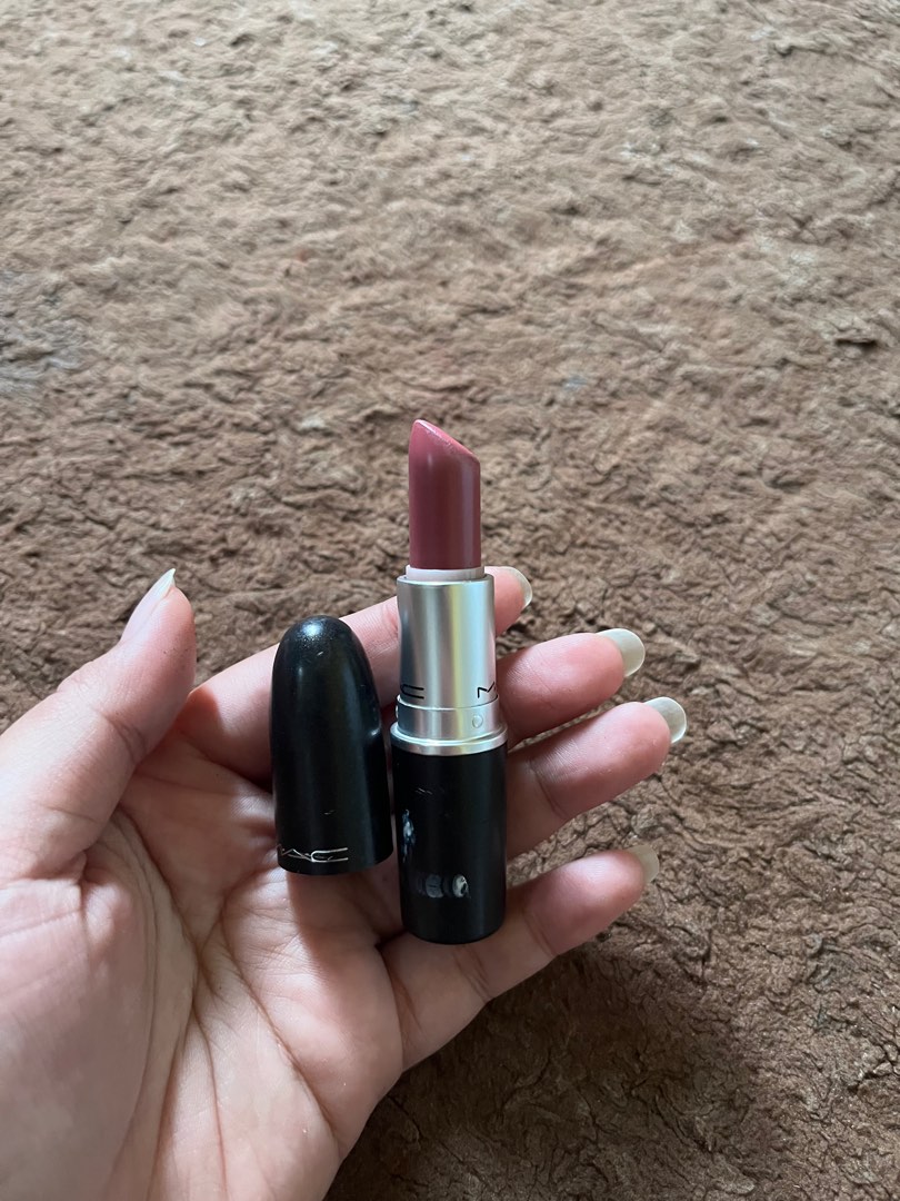 Mac Lipstick matte, Kesehatan & Kecantikan, Rias Wajah di Carousell