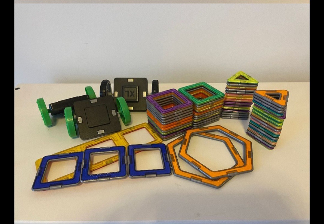 Magna-Tiles Magnetic Building Tiles Set, Hobbies & Toys, Toys & Games ...