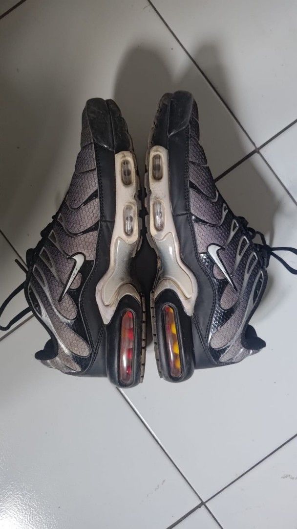 NIKE AIRMAX PLUS TN, Fesyen Pria, Sepatu , Lainnya di Carousell