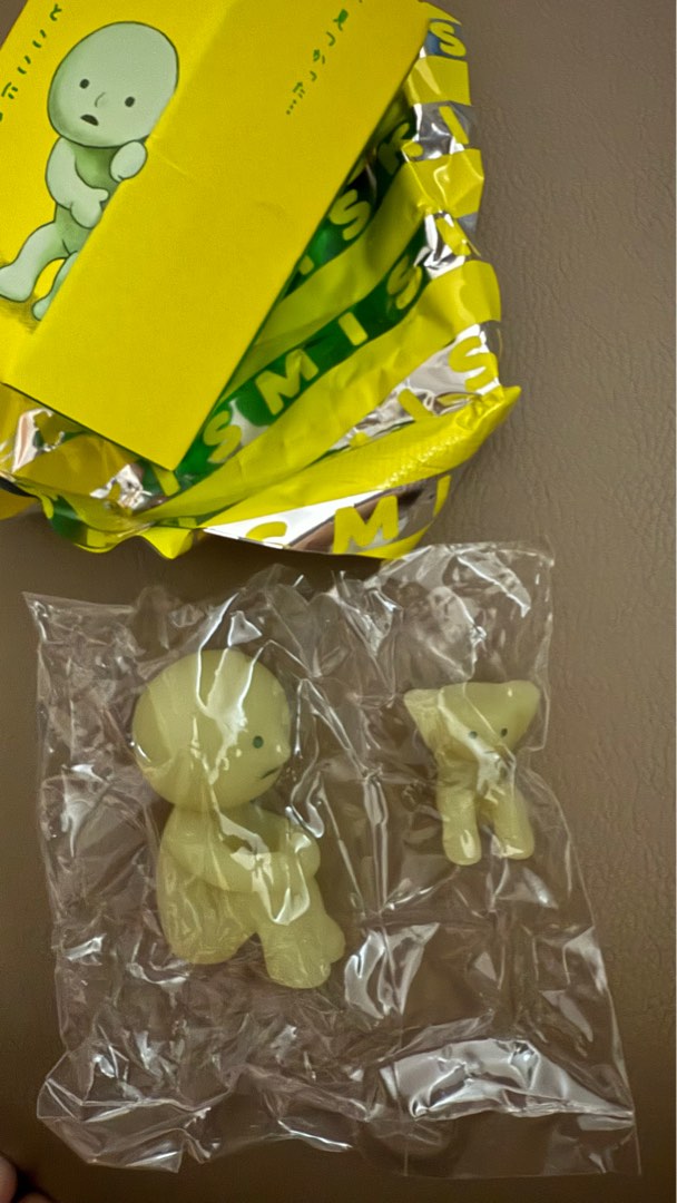 Smiski Series 1 Hugging Knees + 1 mini Smiski secret, Hobbies & Toys ...