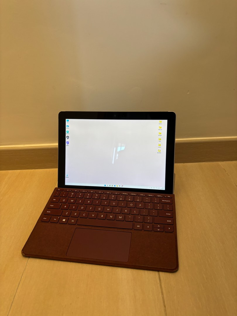 Surface GO, 8GB RAM, 128GB Storage, 電腦＆科技, 手提電腦 - Carousell
