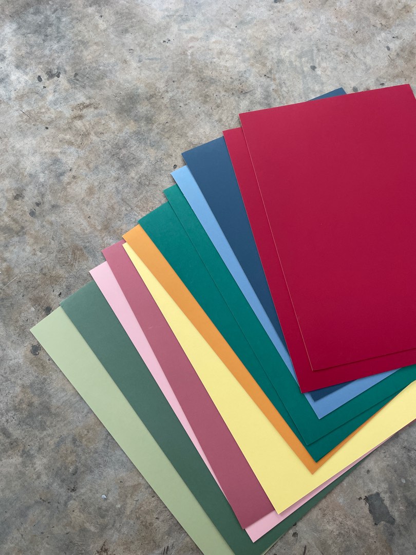 Thick Coloured Paper, Hobbies & Toys, Art & Prints on Carousell