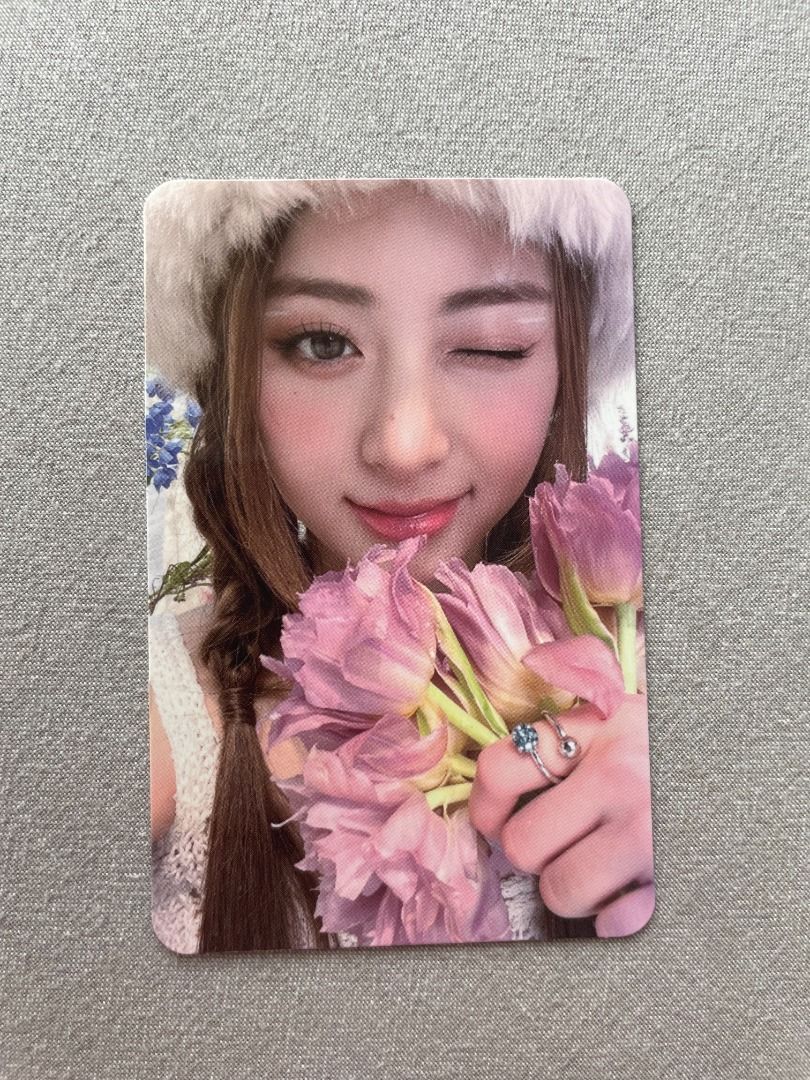 Yunjin Photo Card - from Le Sserafim's "Antifragile" album collection ...