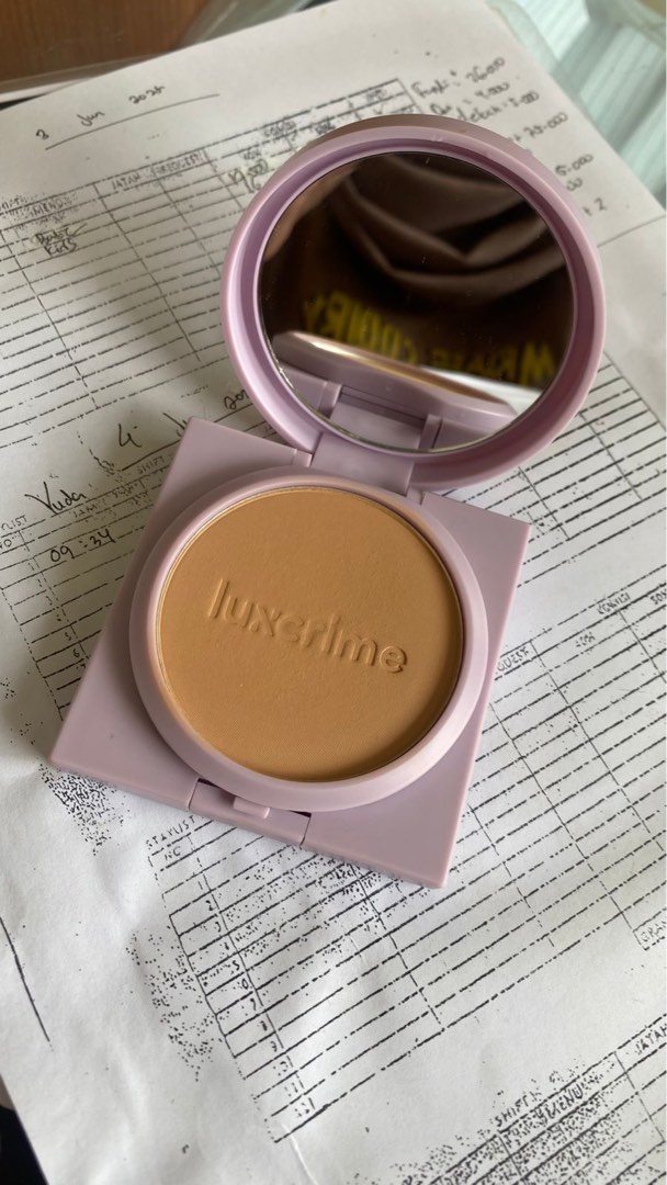 blur&cover two way cake luxcrime shade opera, Kesehatan & Kecantikan ...