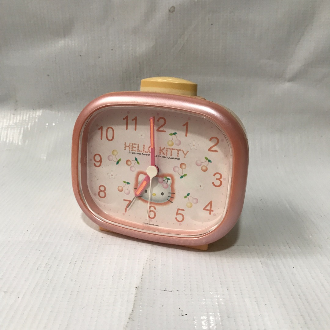 Citizen Hello Kitty Clock #3786, Furniture & Home Living, Home Decor ...