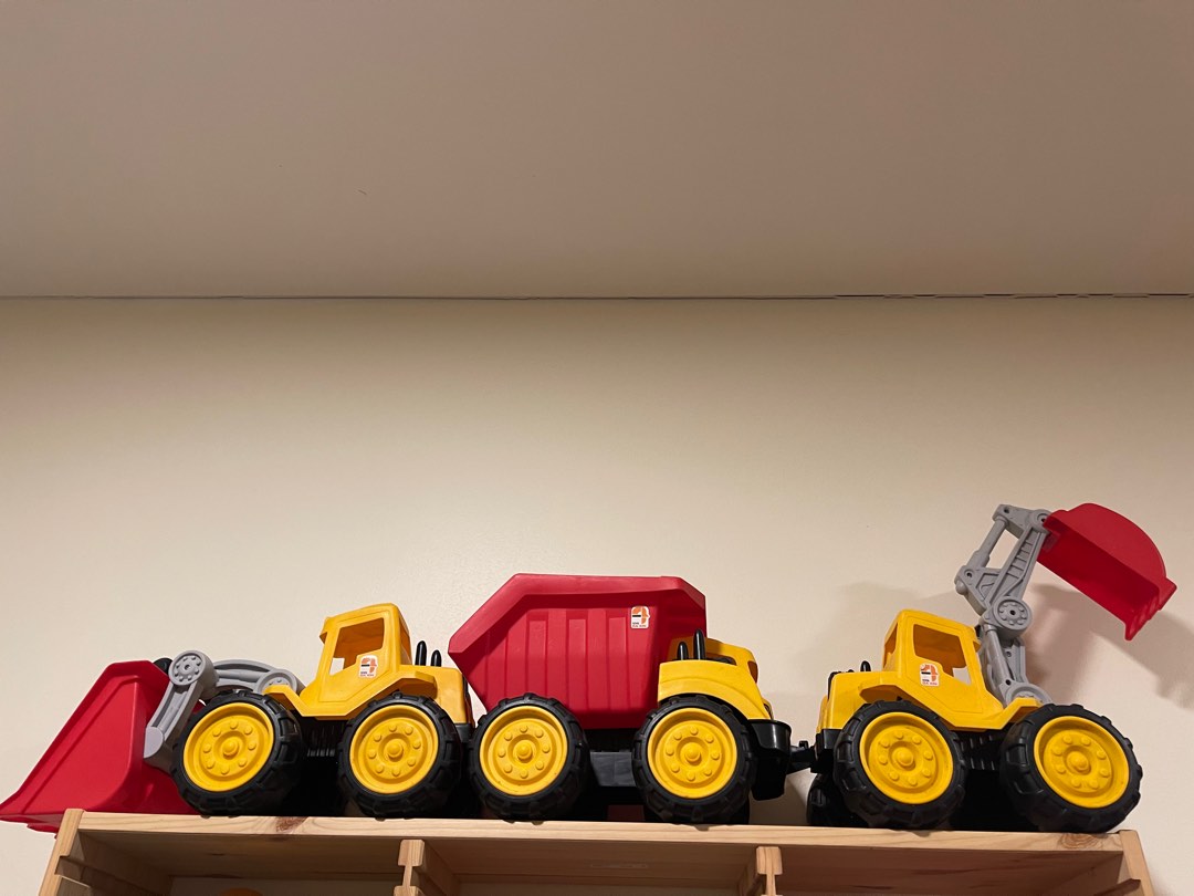 Construction vehicles (large), Hobbies & Toys, Toys & Games on Carousell