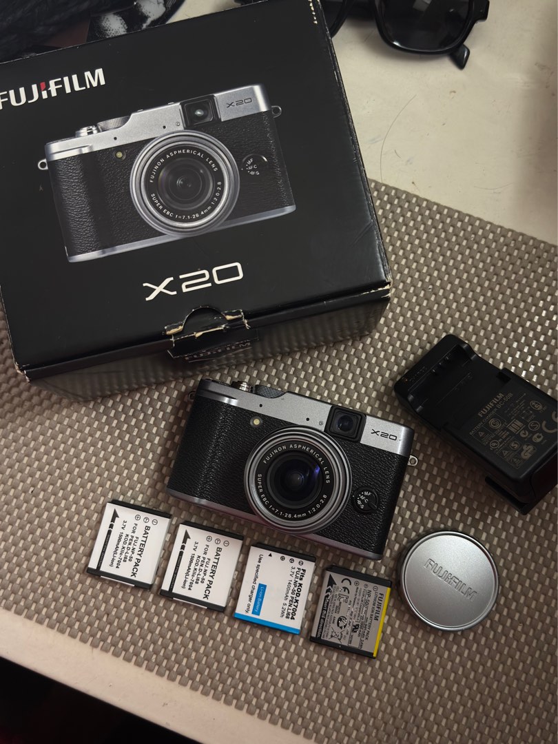 Fujifilm X20, Photography, Cameras on Carousell