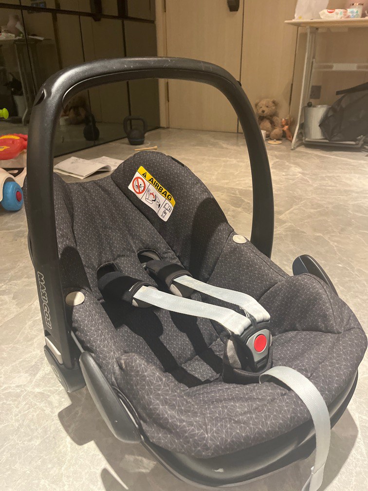 Maxi Cosi Baby Capsule, Babies & Kids, Going Out, Car Seats on Carousell